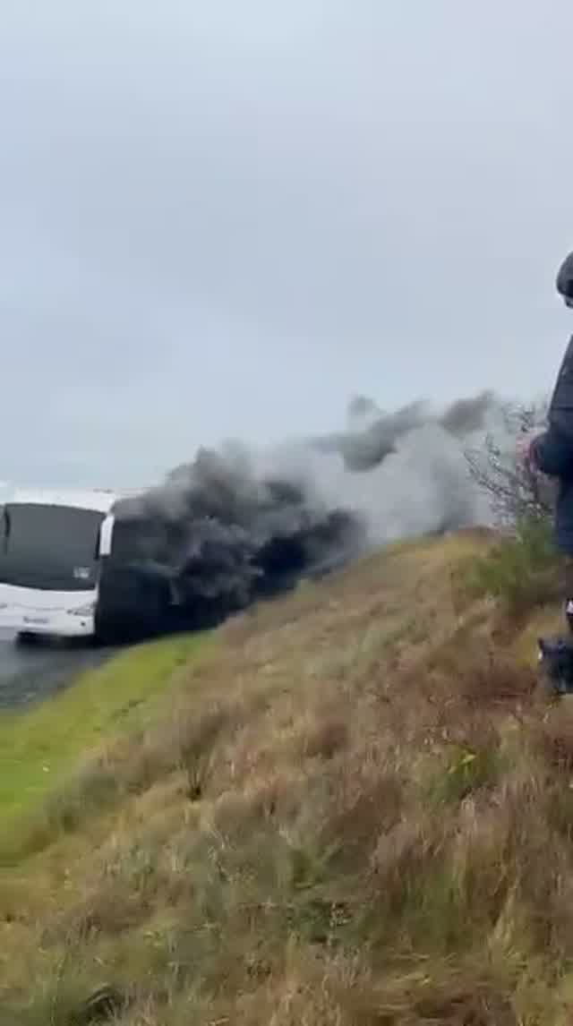 M17 bus fire incident video shows smoke billow from vehicle as kids ...